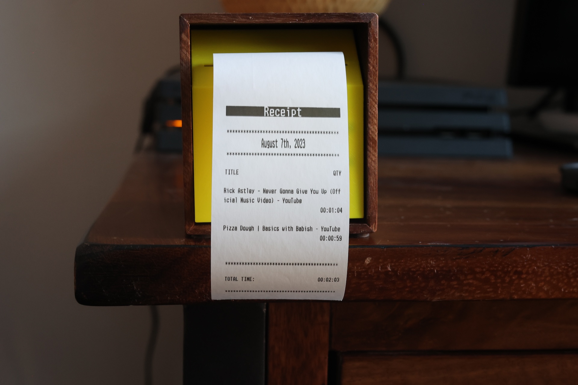 Unveiling Attention Receipts: Tangible Reflections on Digital ...